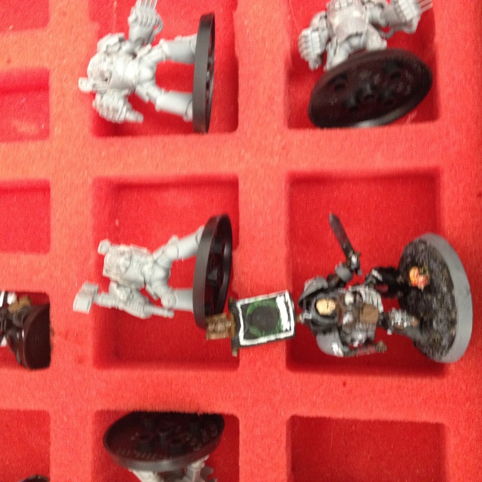 Warhammer 40K Miniatures Bundle in Carry Case - Space Marines ...