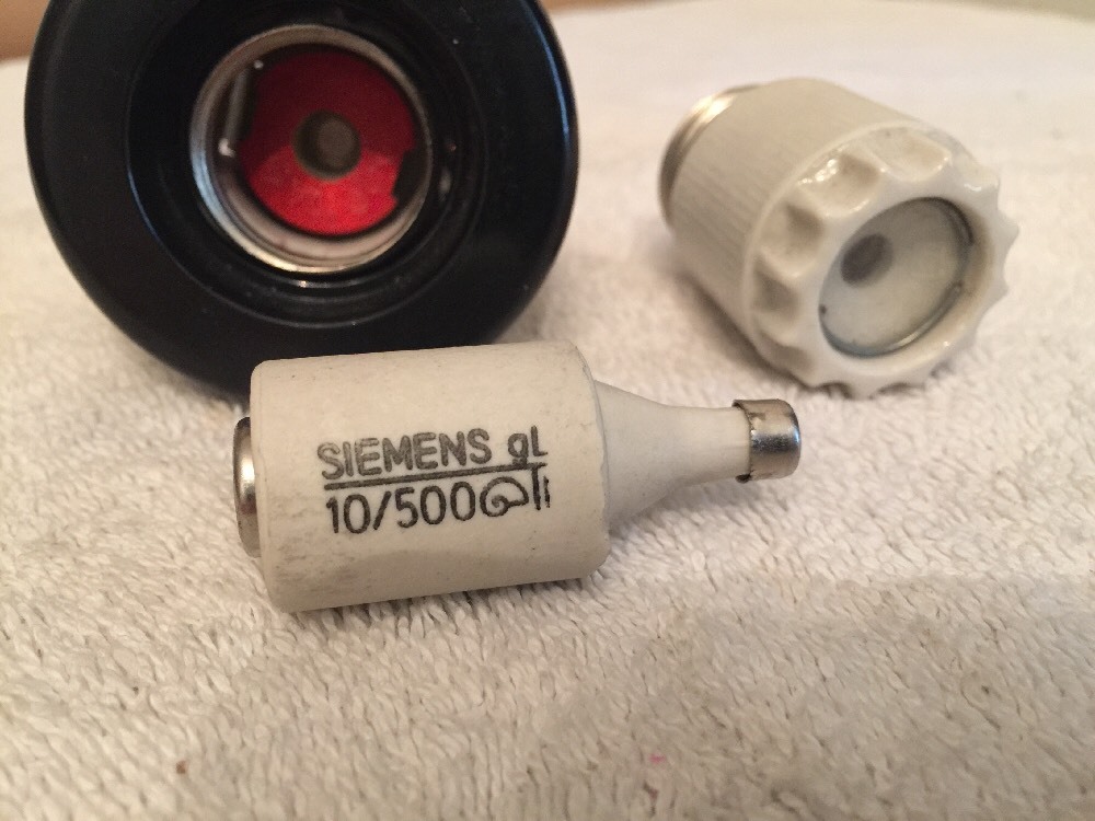Kema Keur Ceramic Fuse Base Holder w/ 10mp 500Volt Siemens Ceramic Fuse ...