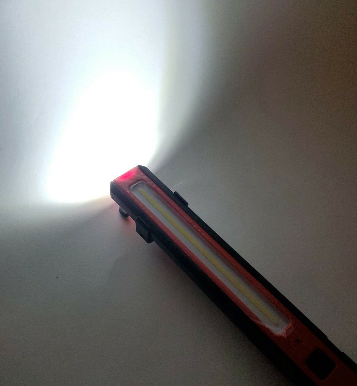 New Snap On 400 Lumen Rechargeable Shop work Light RED Super Slim Hooks ...
