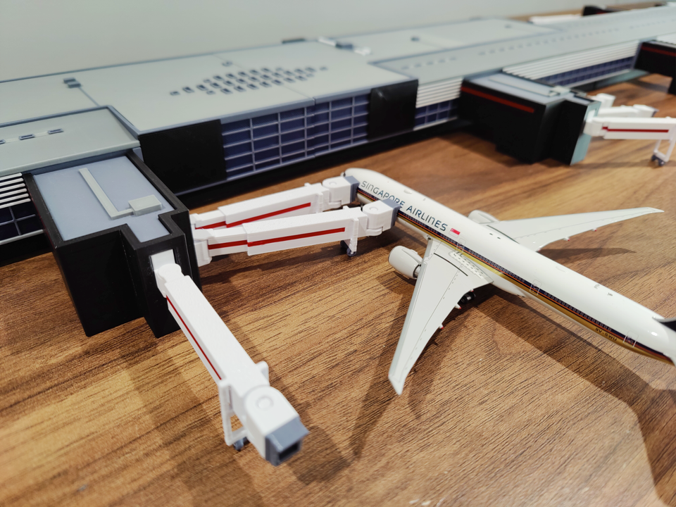 LONDON HEATHROW TERMINAL 2 PIER (T2B) 1:400 Scale Diorama Model Airport ...