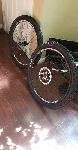 CST BFT C1752 All Mountain Wire Bead Tire 26" Black Wall 26 X 2.4 for ...