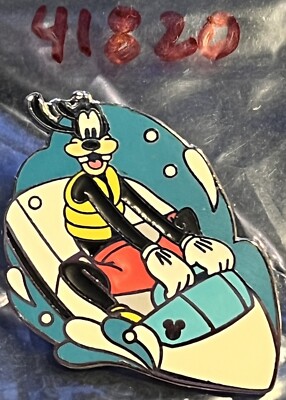 WDW Disney 2006 Goofy Recreation Boating Cast Lanyard Collection 1/5 ...