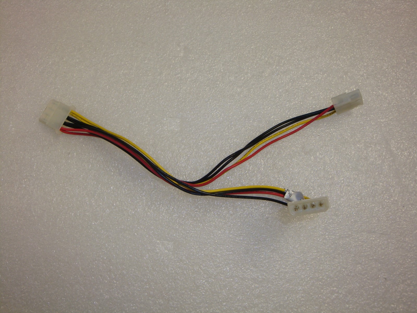 Lot of 2 Season 1x4-Pin to 2x4-Pin Power Supply Y Splitter Extension ...