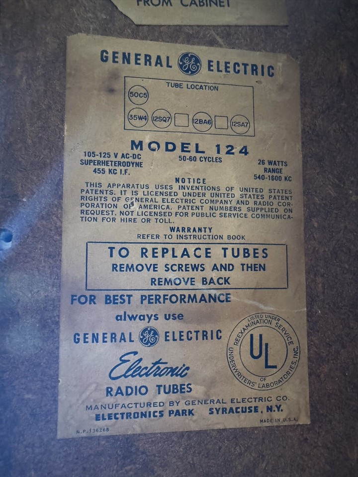 Vintage 1950s General Electric GE Tube Radio Model 124 Cream Bakelite ...