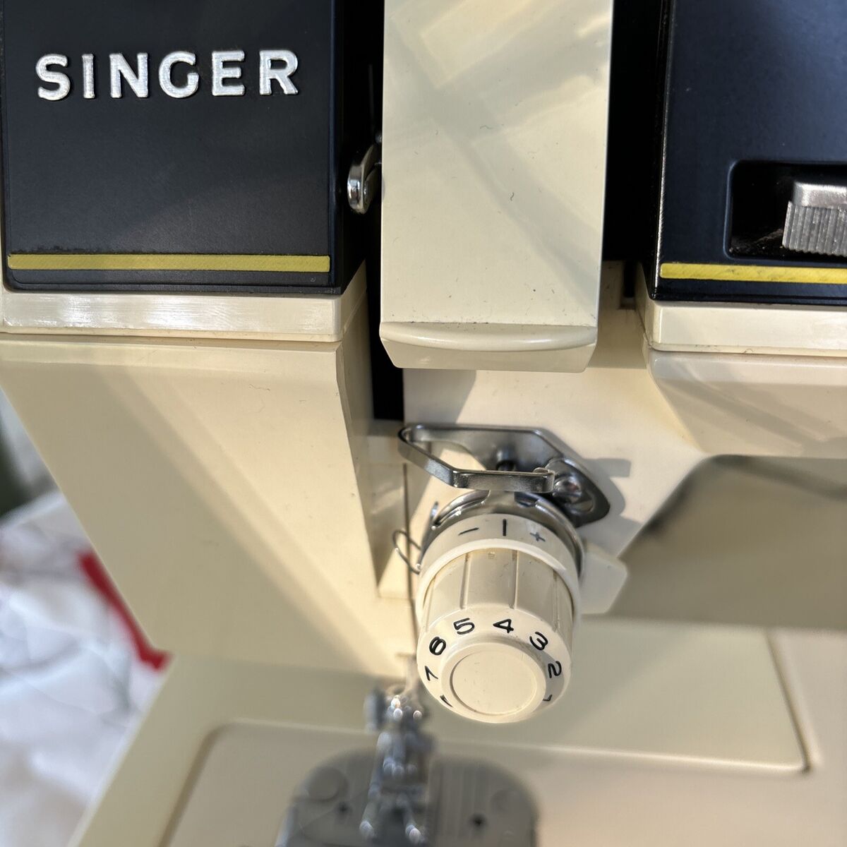 Singer Sewing Machine Vintage 6211C ZigZag Heavy Duty, Pedal Singer Sewing Machine Vintage 6211C ZigZag Heavy Duty, Pedal