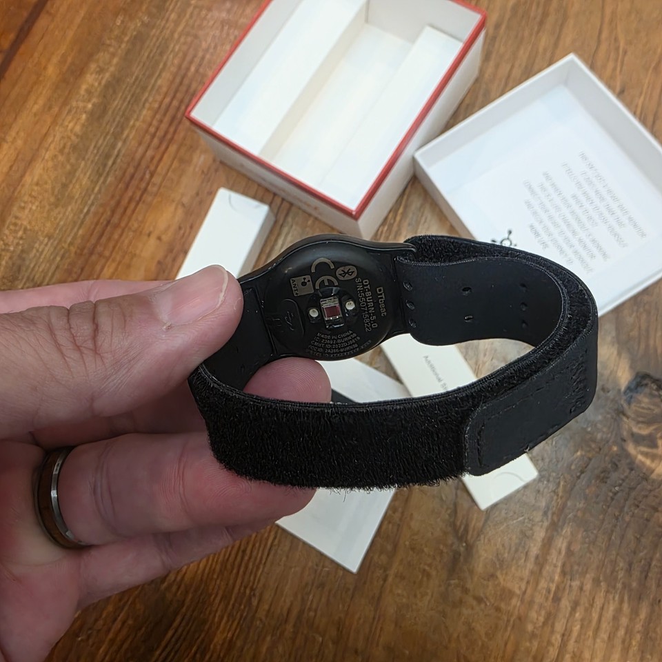 Orange Theory OT BEAT BURN 5.0 Heart Rate Monitor Original Box Charger ...