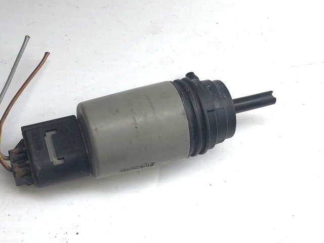2002 BMW 745i Front Head Lamp Water Washer Pump Motor 23557610 OEM for ...