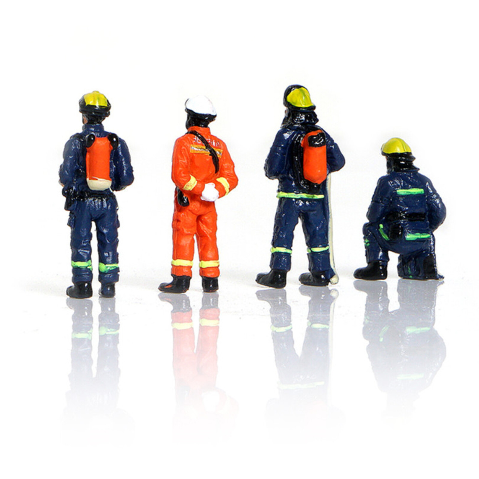 1/64 Scene Props Dolls Character 4-Firefighters Firemen Models Building ...