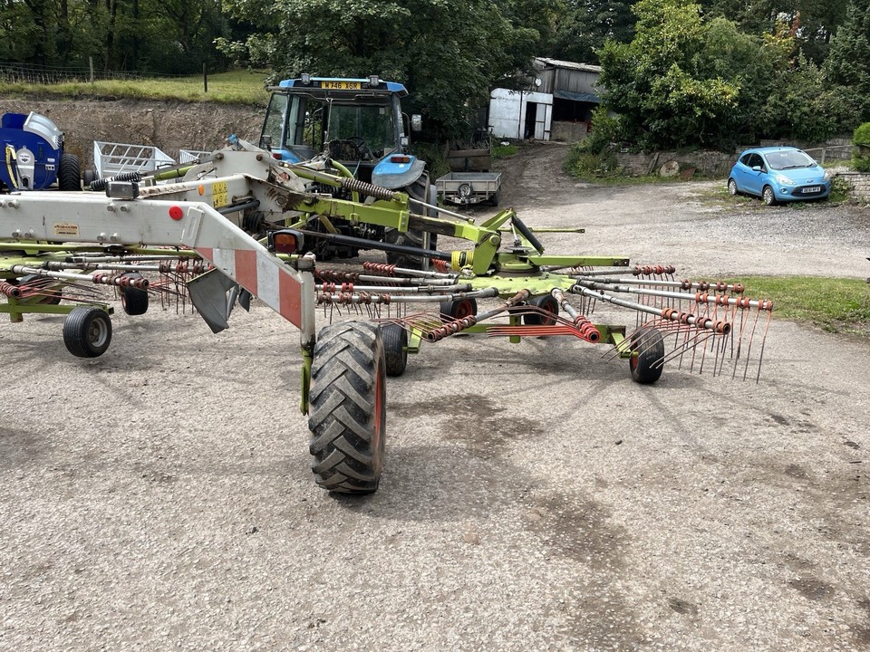 Claas 880 Twin Rotor Rake. Tractor Trailer Loader Mower Baler Spreader ...