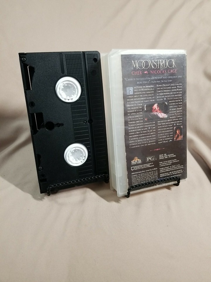 Moonstruck VHS Cher Nicholas Cage Romantic Comedy RomCom 27616609434 | eBay