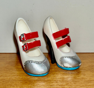 MONSTER HIGH Home Ick Classroom Frankie Stein White Red Heels Shoes ...