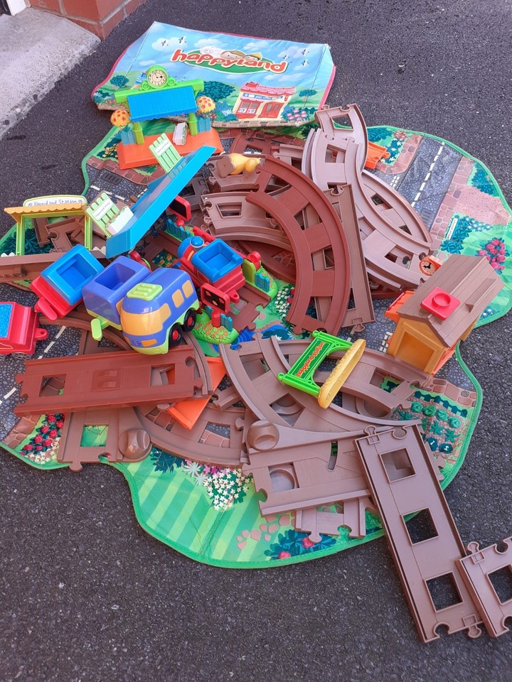 ELC Happyland Train Set, platform | eBay UK