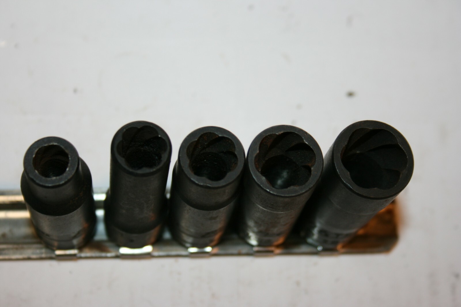 BLUE-POINT TOOLS 1/4", 3/8" DRIVE DEEP TWIST IMPACT SAE SOCKET SET 5pc ...