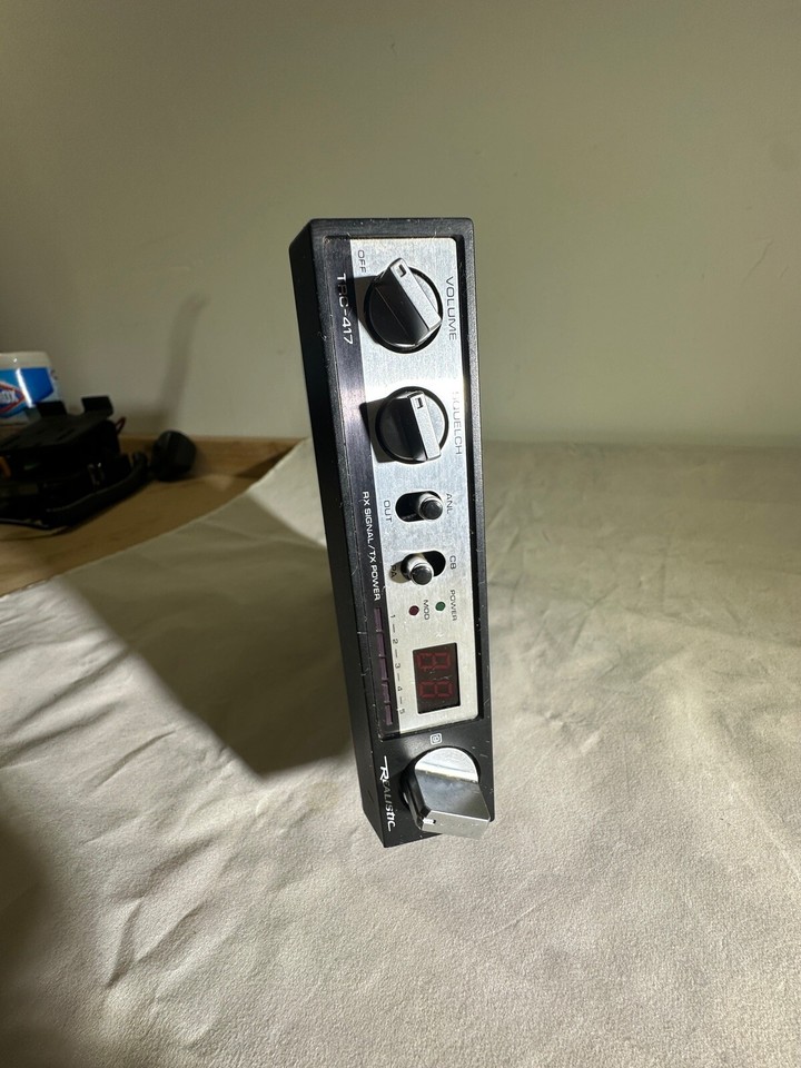 Realistic TRC-417 CB Radio Transceiver 40 Channel Base Unit Vintage ...