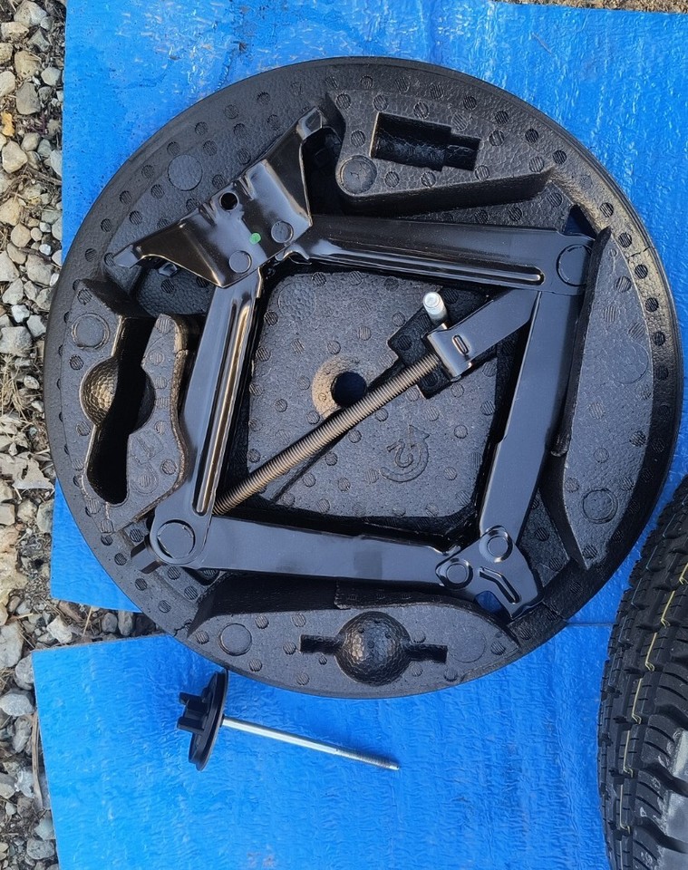 JEEP COMPASS SPARE TIRE WITH JACK KIT 2018 2019 2020 2021 2022 18 - 24 ...