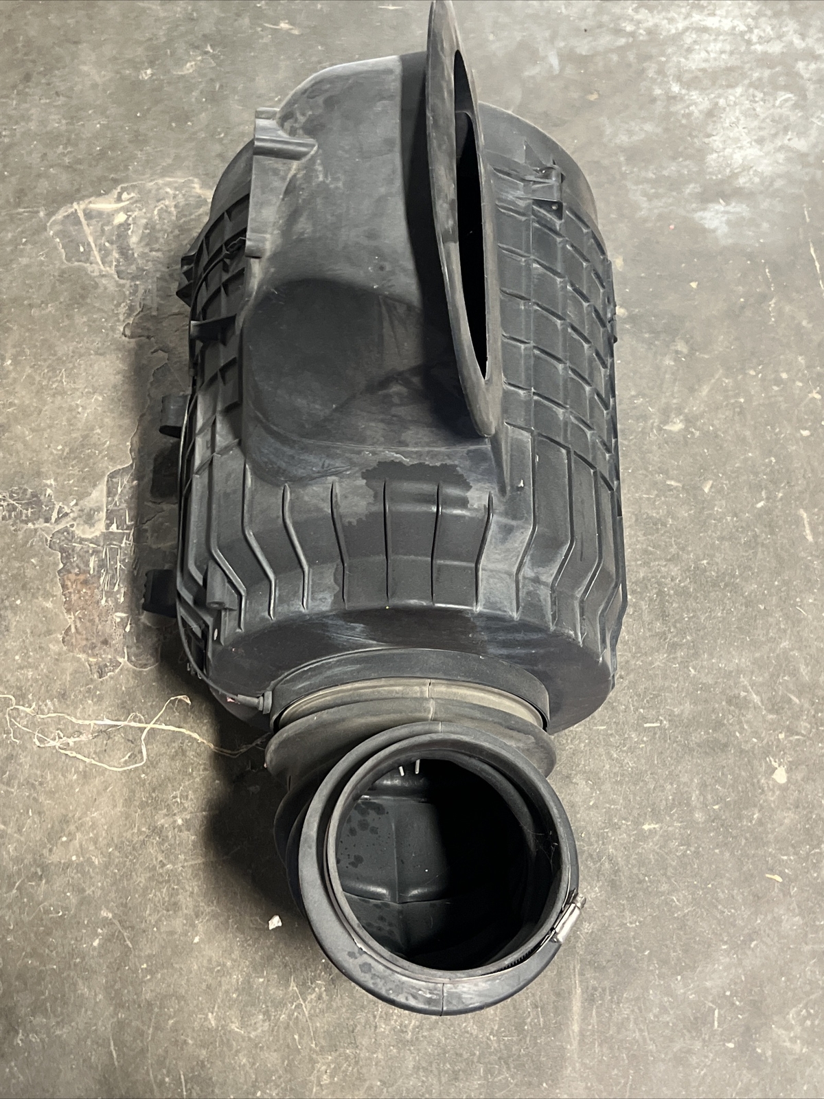 VOLVO 21715813 - Air filter cross reference