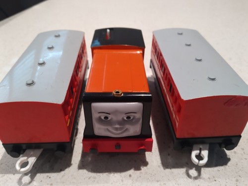 Rusty - Thomas & Friends Trackmaster Train with Two Orange Passenger ...