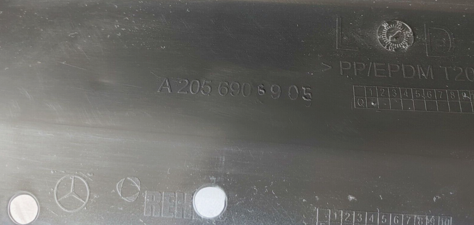 New Genuine OEM Mercedes-Benz 2017-23 C-Class Rocker Panel Guard ...