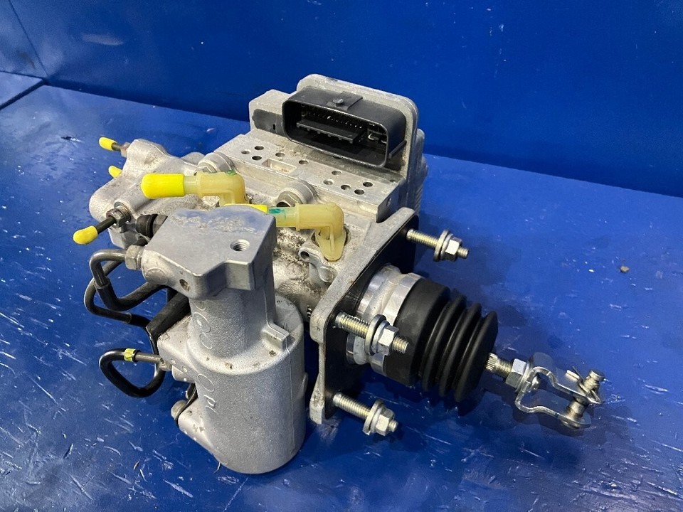 Toyota Aqua NHP10 Prius Brake Booster Pump ABS Anti Lock Control ...