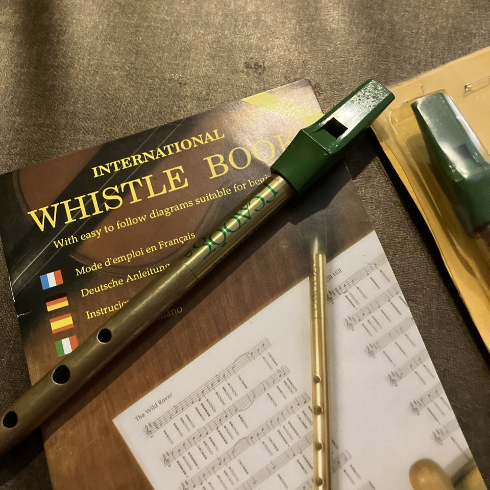 Feadog Irish Tin Whistle Pack Whistle + Book Set LOT of 2 Ireland 1992 ...