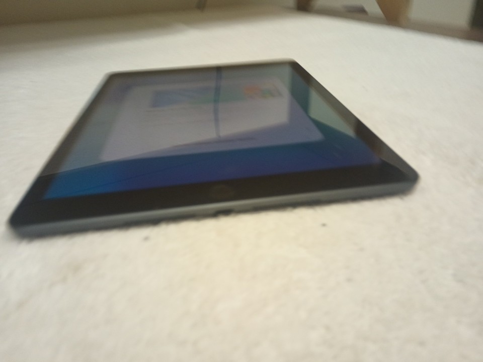 Apple iPad 9th Generation A2602 Wi-Fi 64gb IOS 26.2.1 Space Gray Pswd ...