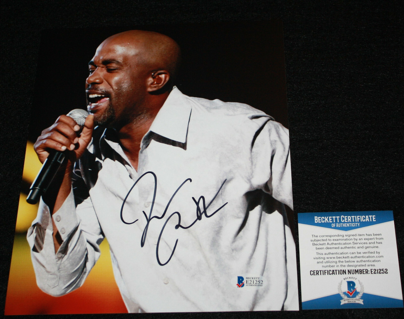 Darius Rucker Autographed Memorabilia | Signed Photo, Jersey ...