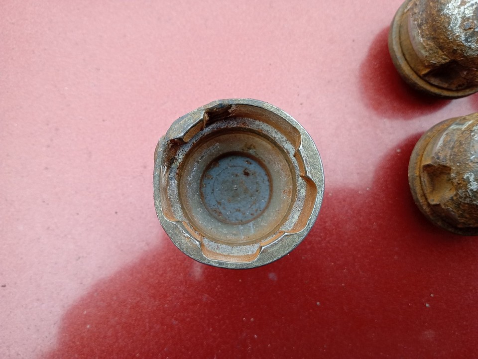 JAGUAR LOCKING WHEEL NUT KEY XF, XJ, X TYPE, S TYPE. CODE P. SET | eBay UK