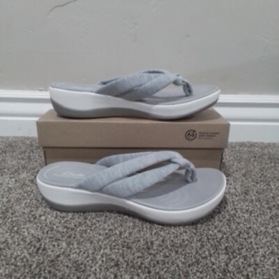Size 9 Women's Clarks Arla Kaylie Grey Slip On Flip Flop Thong Sandals ...