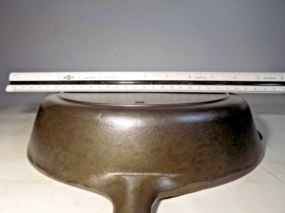 A++ Single Notch Lodge 9.5" Cast Iron Skillet-Raised M.M.-Restored ...