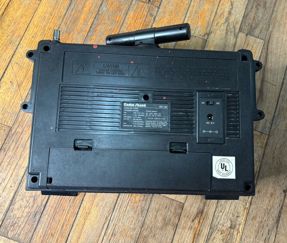 Radio Shack SW100 12-649 Multiband Receiver Shortwave AM/FM Tested ...