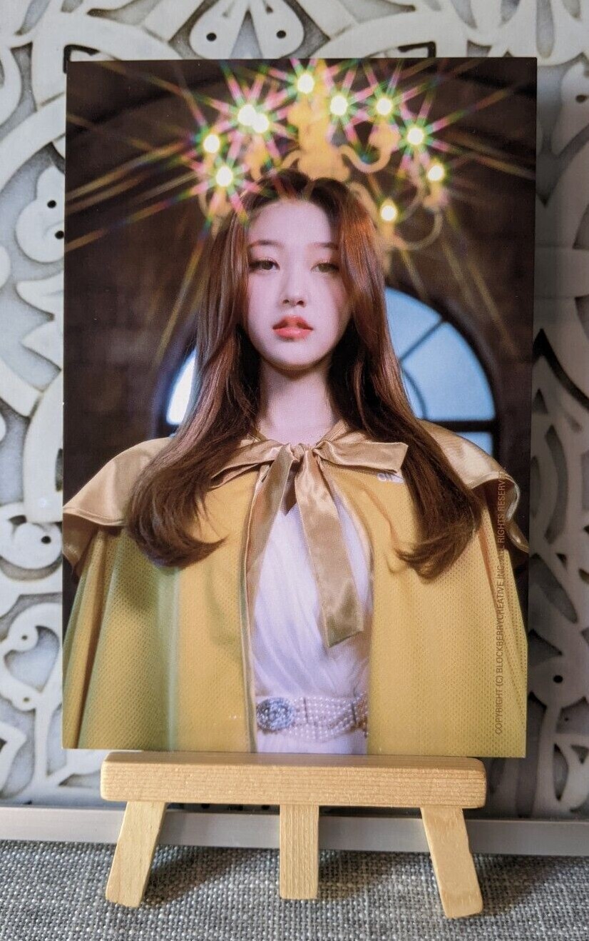 Official LOONA Lightstick Postcards - Hyunjun, Kim Lip, Choerry, Yves ...