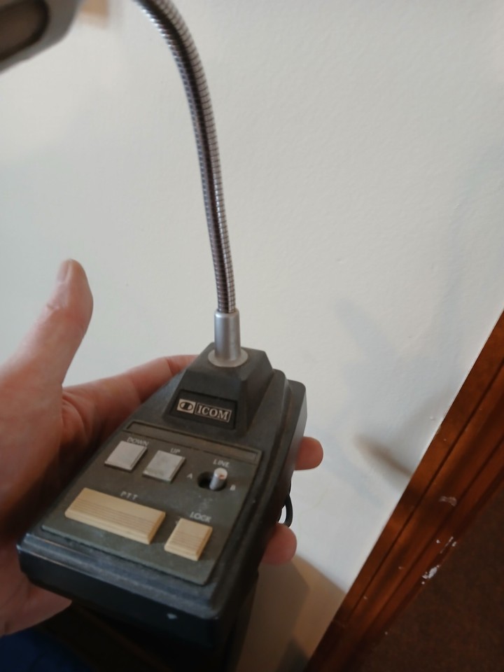 Icom SM-8 Desk Microphone PTT Lock Adjustable Tone Level Stand Mount | eBay