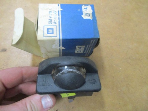 NOS HOLDEN COMMODORE VB VC VH NUMBER PLATE LIGHT LAMP BUMPER INSERT SLE ...