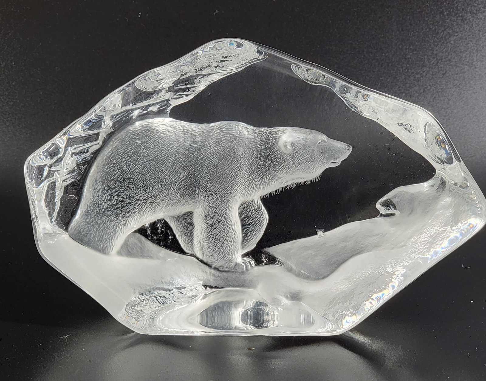 VINTAGE MATS JONASSON Etched ART GLASS Polar Bear Paperweight SWEDEN ...