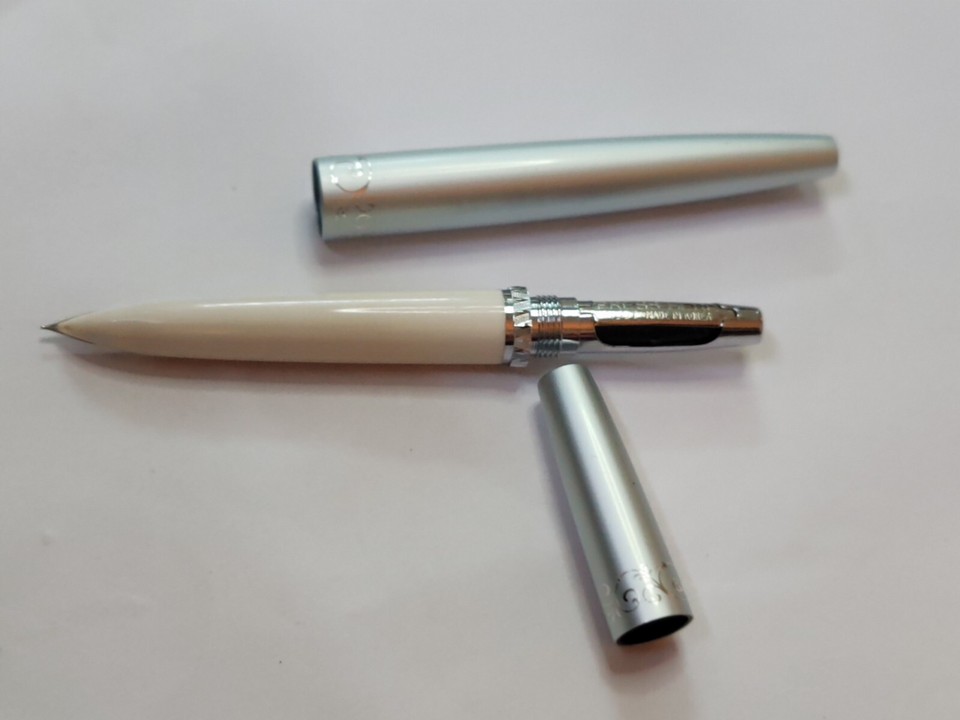 Vintage New Pilot Elite Fountain Pen South Korea 70s end or early 80s ...