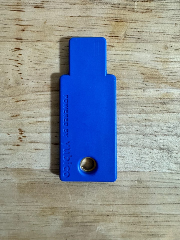 Yubico FIDO2 Security Key Fob NFC - Two Factor Authentication, Fits USB ...