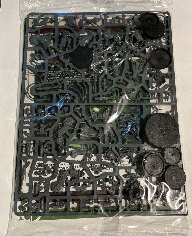 Warhammer 40k Imperium Magazine Issue 49 and Model | eBay