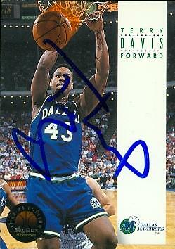 Terry Davis autographed Basketball Card (Dallas Mavericks) 1993 Skybox ...
