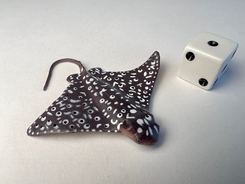 Lot of 8 Coral Reef WIldlife PV Play Visions Animal Figures 1998 ...