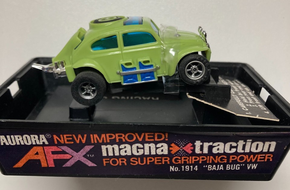 Aurora AFX Magna Traction Slot Car HO #1914 VW Baja Bug with cube box ...