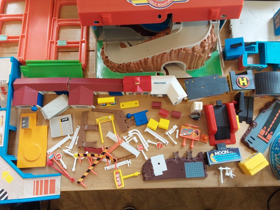 Vintage Lot Of Galoob Micro Machines Playsets And Parts Travel City ...