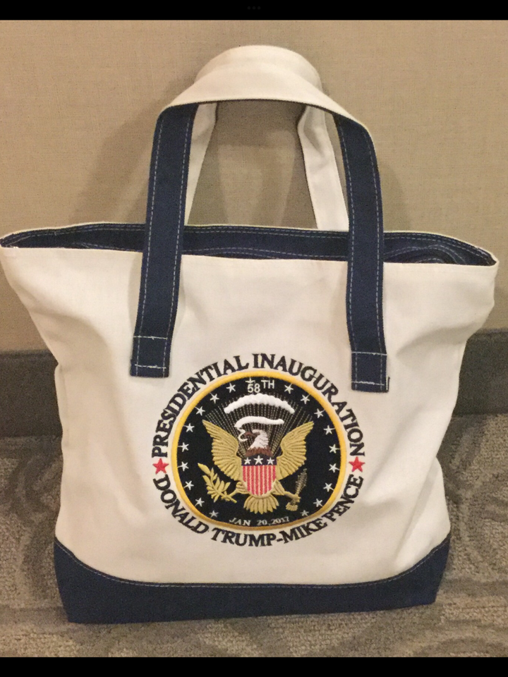 2 TRUMP PENS WHITE HOUSE & EAGLE SEAL PEN BLUE RED + MONEY REPUBLICAN ...