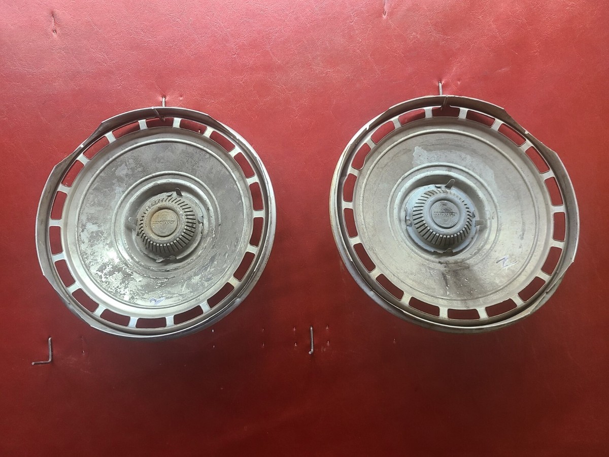 Chevrolet Corvair Hubcaps