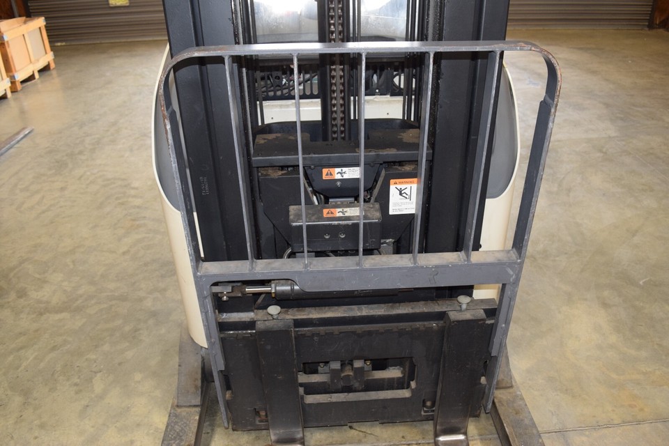 CROWN RR5725-45 Standup Electric Reach Truck Forklift 2645 hours | eBay