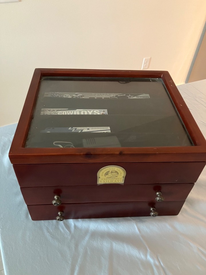 Certified authentic Hawthorne Village Dallas Cowboys train set with ...