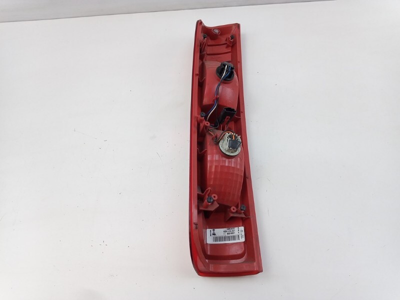 FEU ARRIÈRE DROIT Opel Vivaro Van 2.0 CDTI (M9R-786) 2014 93854432 / ...