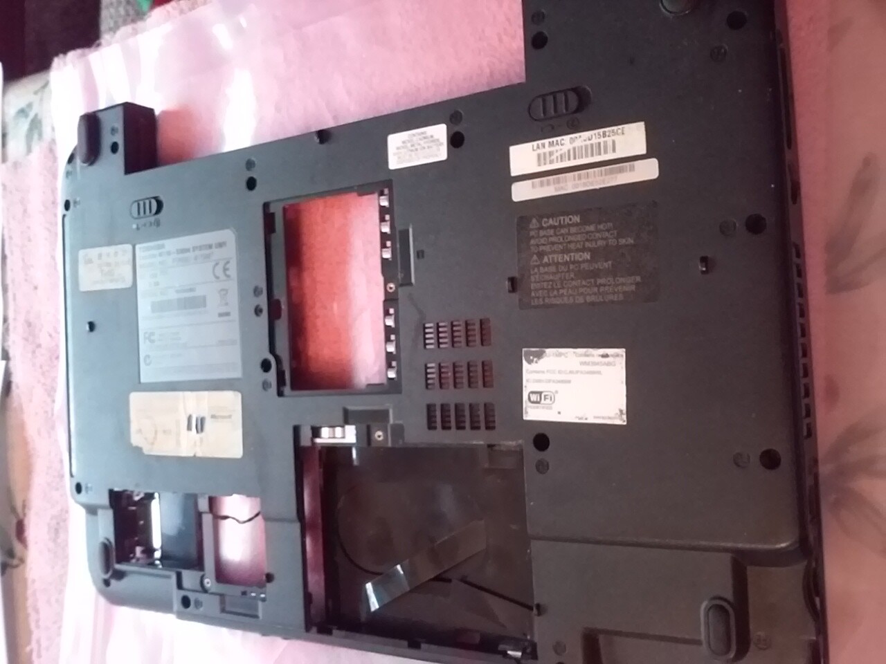 TOSHIBA SATELLITE M115-S3094 BOTTOM CASE V000070300 | eBay