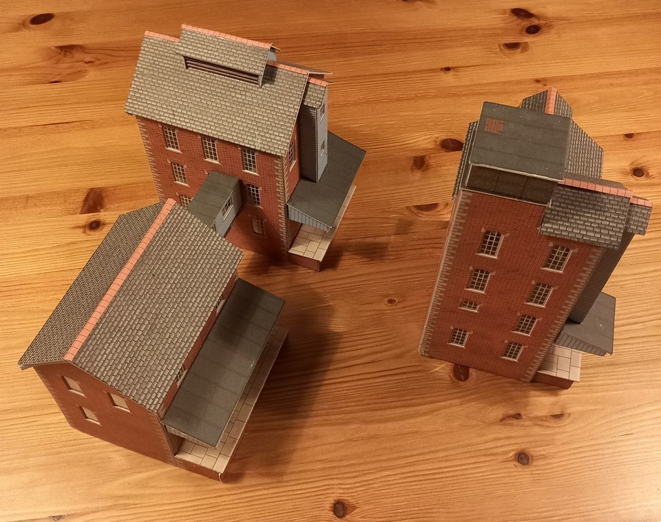 Brewey Complex / 3 Storey Factory Buildings (prebuilt Superquick) OO ...