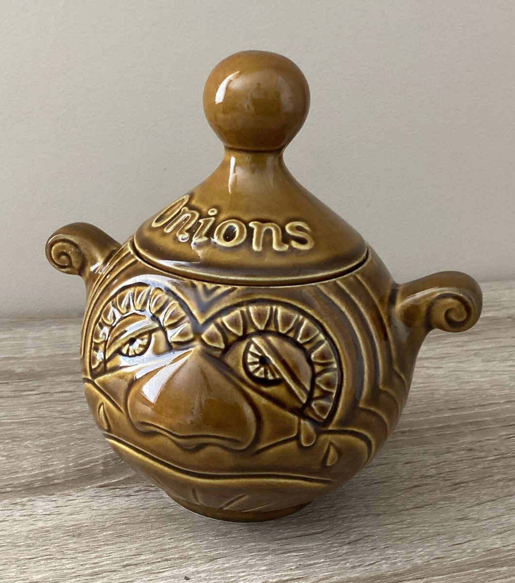 Teapot Crying 12 Nostalgic Mother's Day Gifts That Will Make Mom Cry