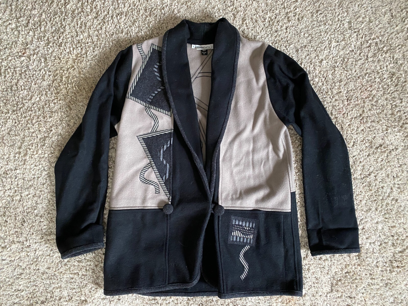 Vintage Women’s Beppa Wearable Art Black & Beige Wool… - Gem